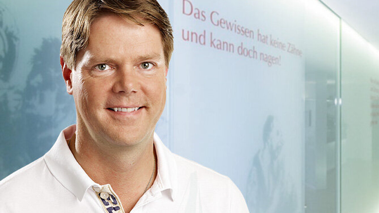 DR. MED. DENT. VERNER NIELSEN - Zahnteam